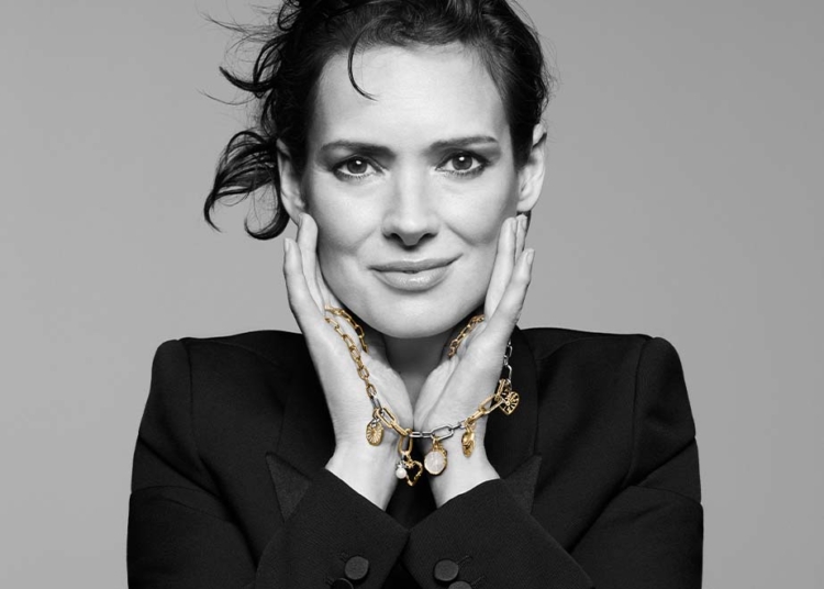 Pandora: Nächstes Kapitel der „Be Love”-Kampagne mit Winona Ryder ...