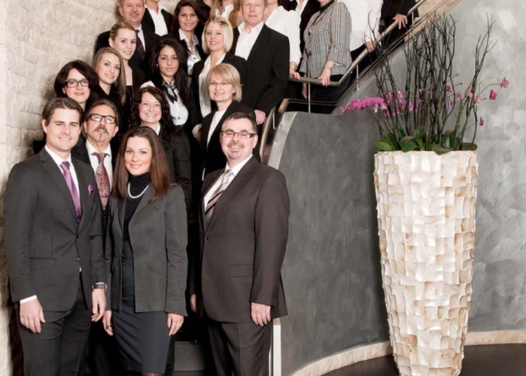 Brogle meldet Insolvenz an: Traditionsjuwelier aus Esslingen steht ...